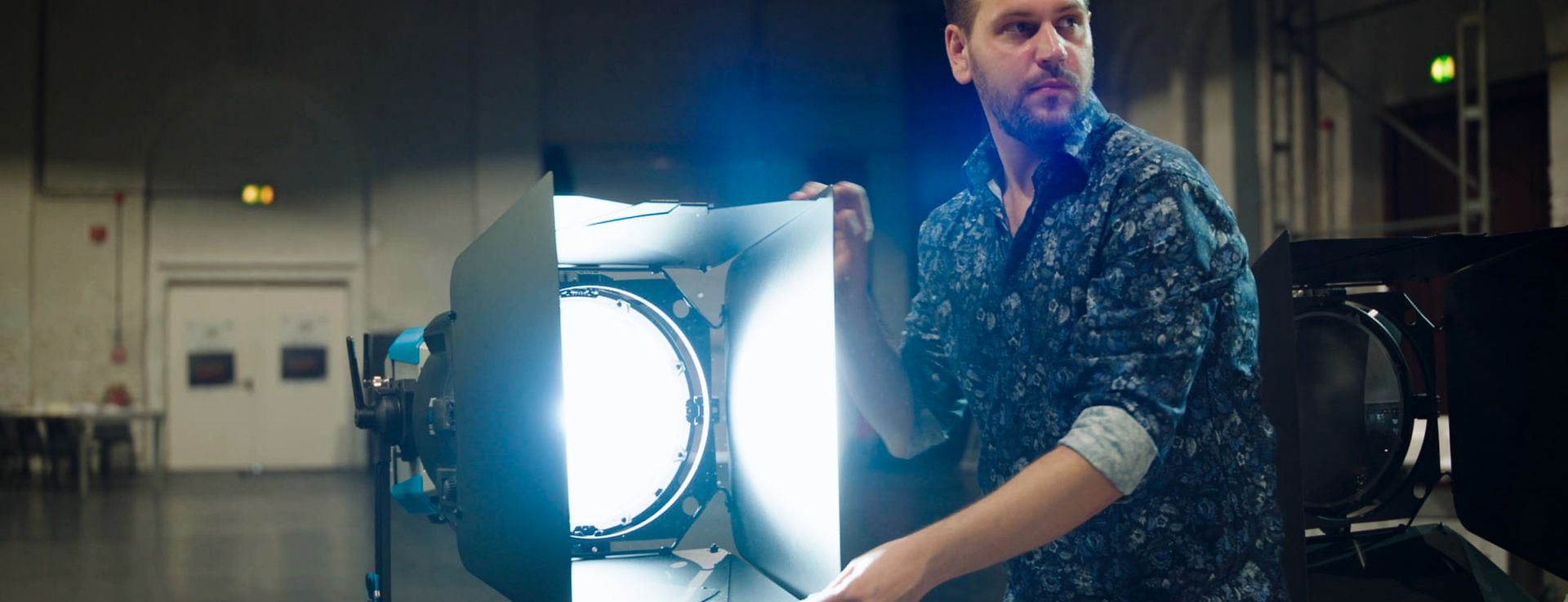 “K.I.nd of human” live theater show set in scene with ARRI lights